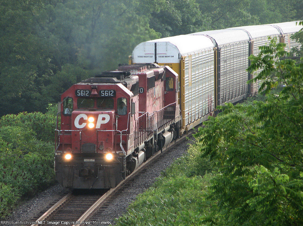 CP 5612 west at Lobo